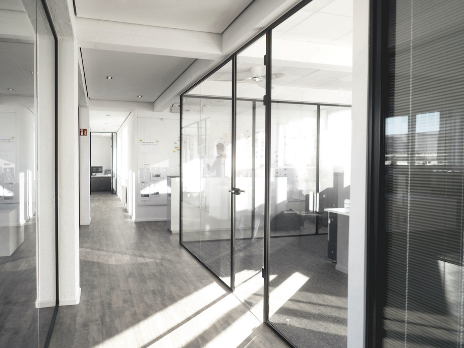 Interior glass: - 6 ideas for great uses of glass in indoor spaces - GW ...