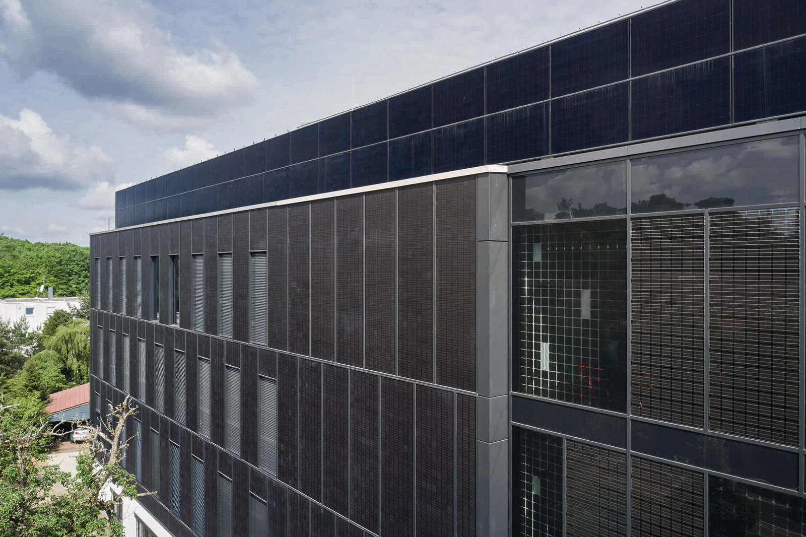 BIPV - New office building with solar facade becomes a green powerhouse
