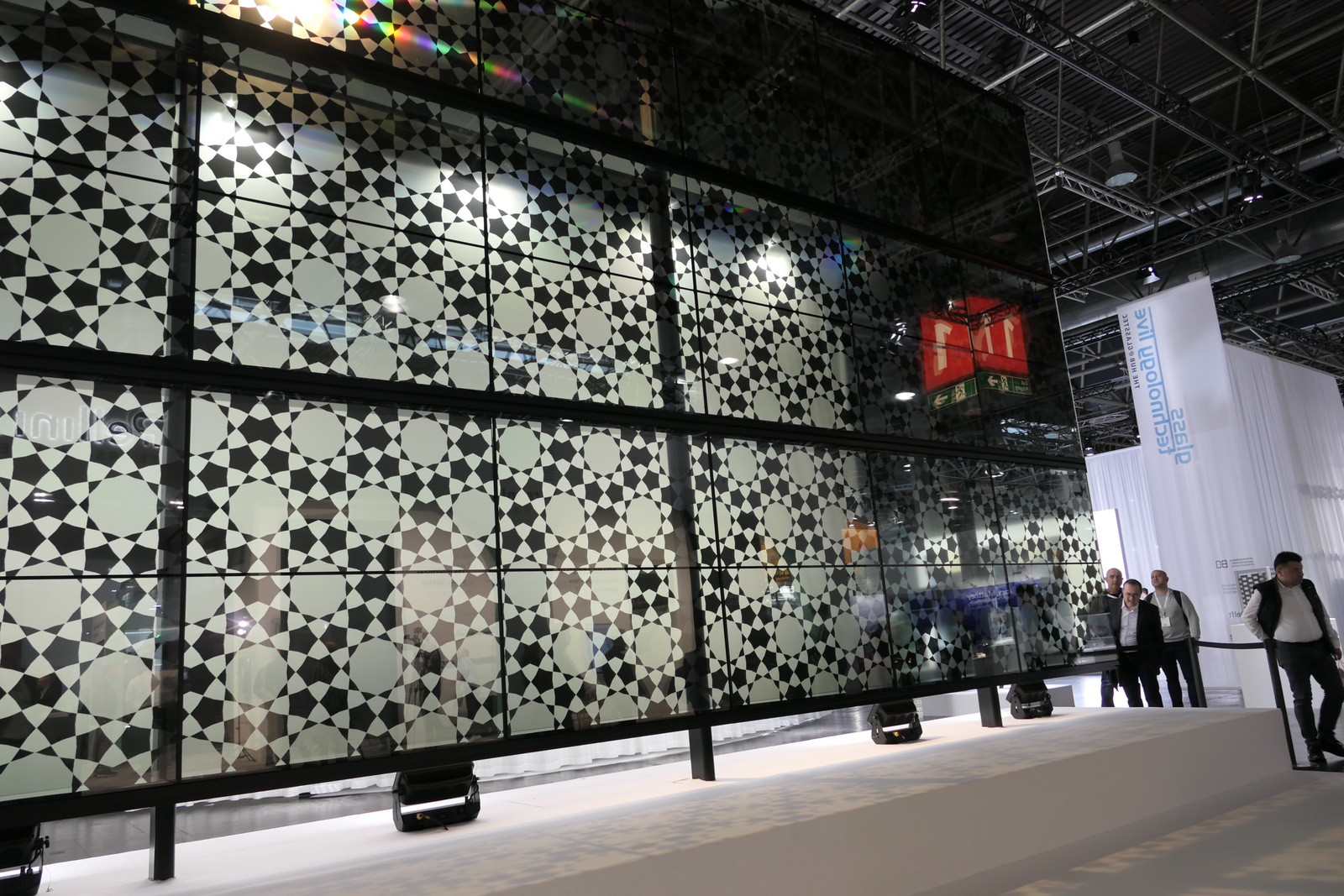 LCD facade at glasstec - The smart way to do glare protection for facades