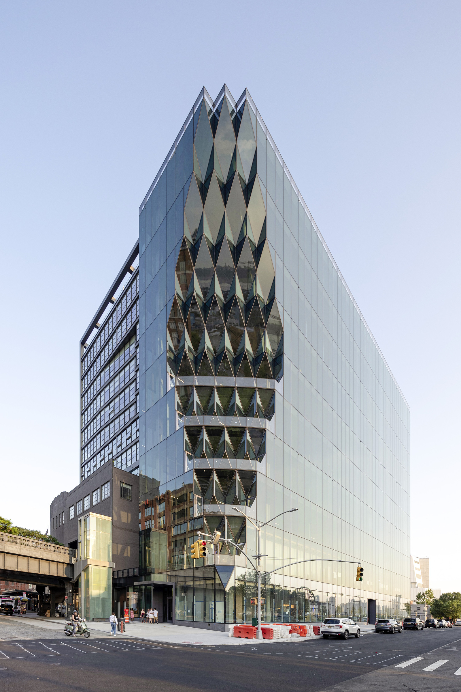 Solar carving: A tower built with the sun in mind