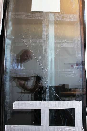 A very special IGU break - When an insulating glass window suddenly ...